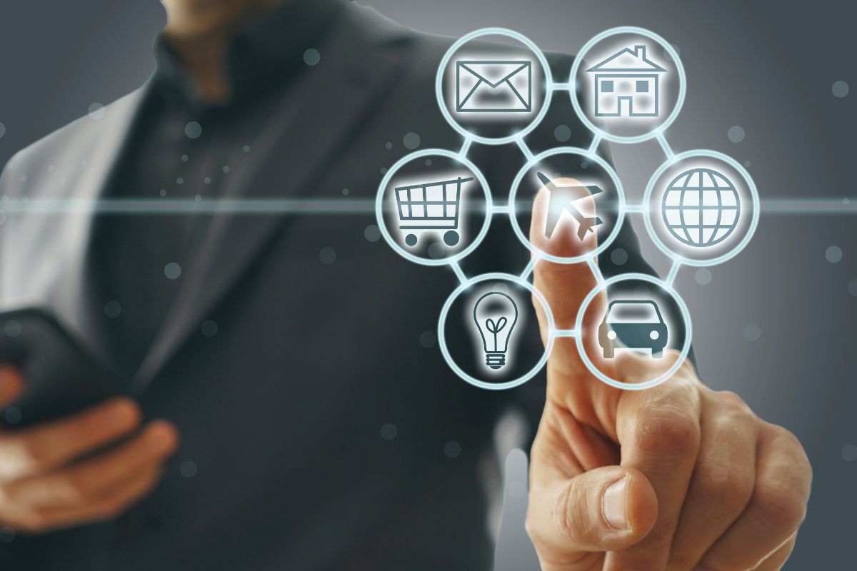 Omnichannel Shopping: Creating a Seamless Customer Journey Omnichannel Shopping: Creating a Seamless Customer Journey